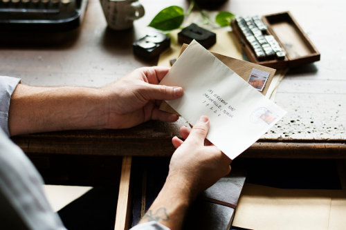 Snail Mail Or Email: The Benefits Of Hand-Delivered Correspondence ...